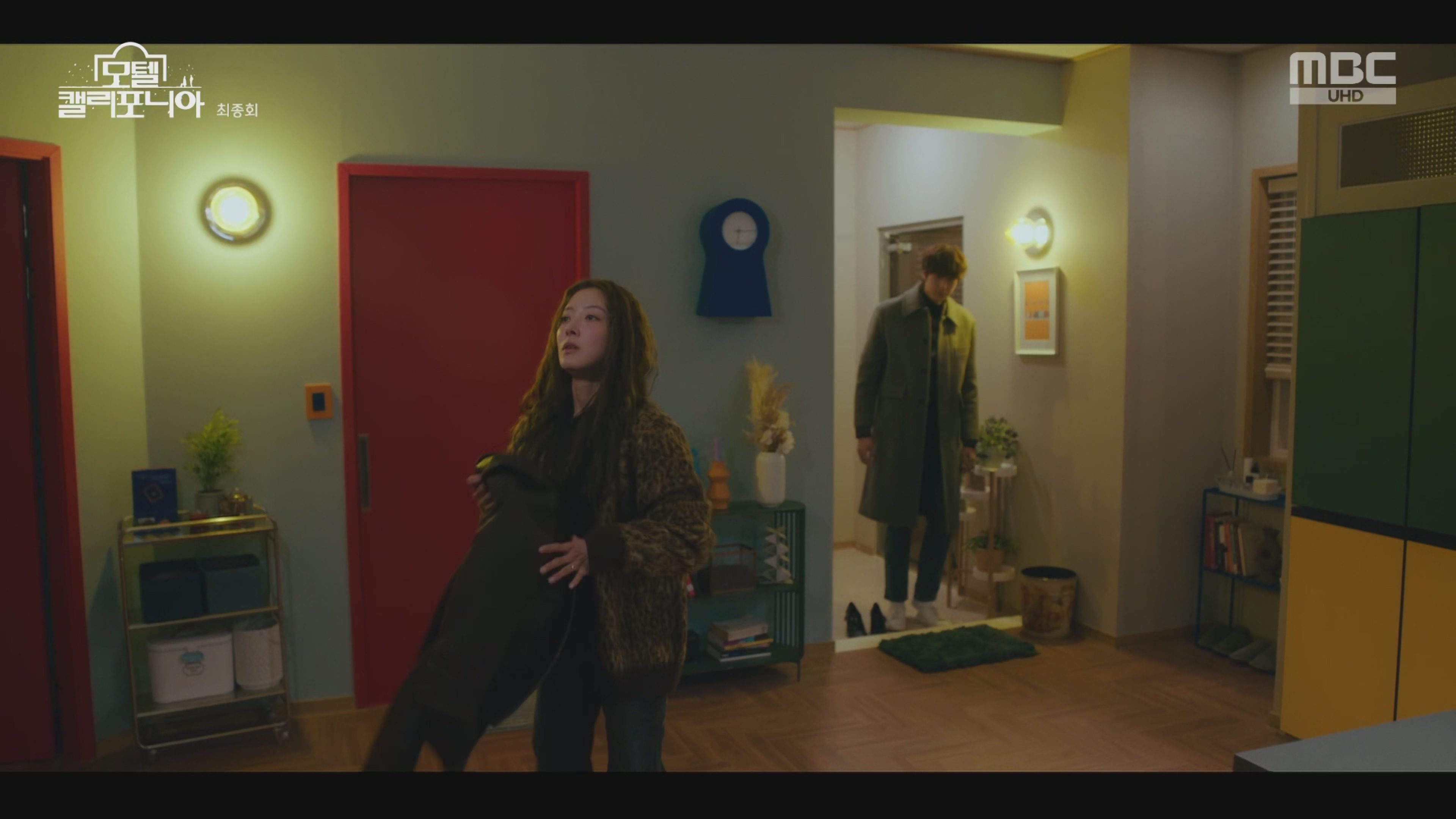 모 텔 캘리포니아.E01-E12 END