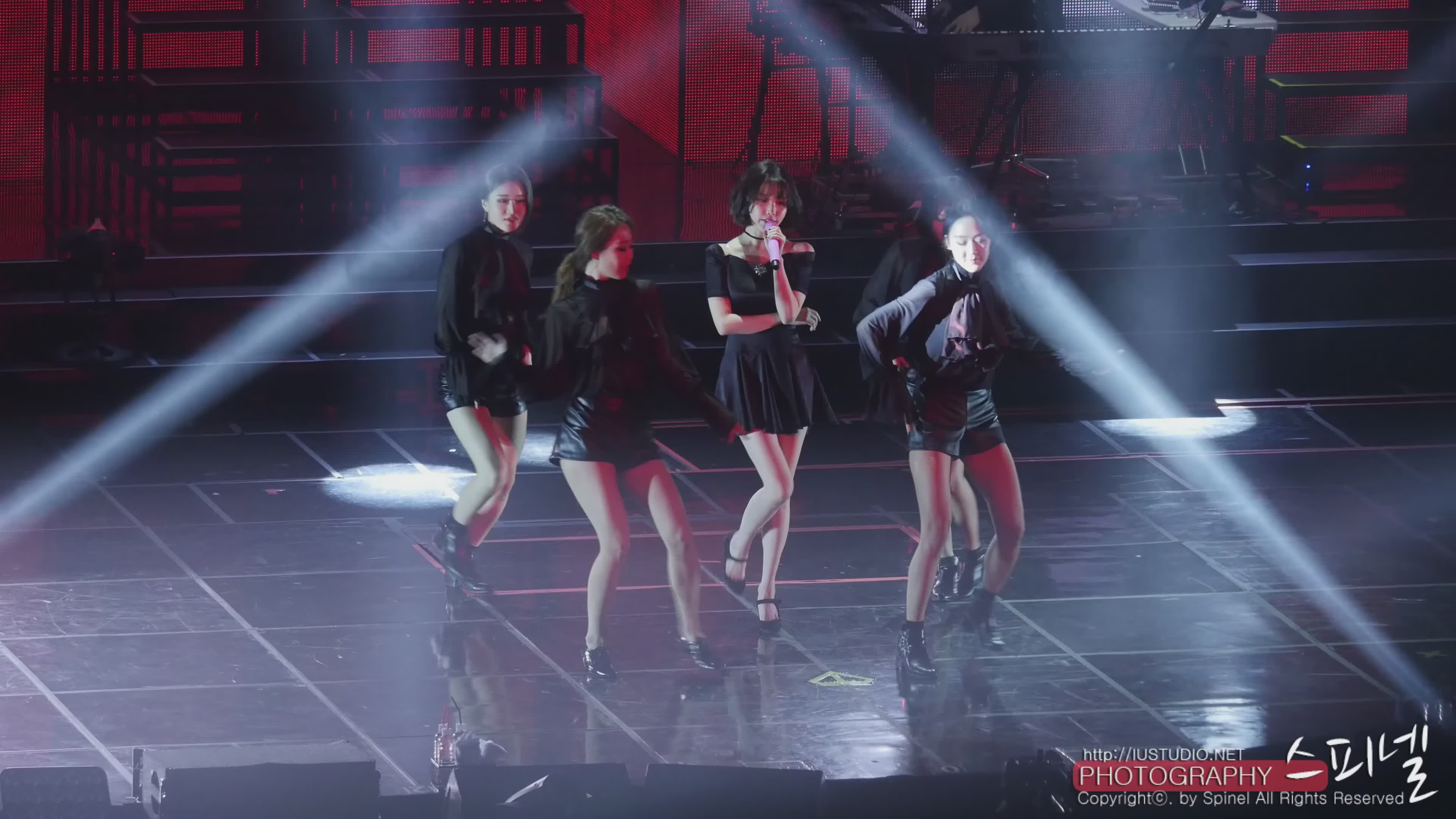 [4K] 2016 아이유 콘서트 레드퀸 직캠 IU fancam - Red Queen